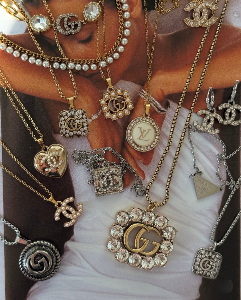 NEW!! Authentic Vintage Crystal G Pendant Necklace in 2 Sizes – Glitzy Bella